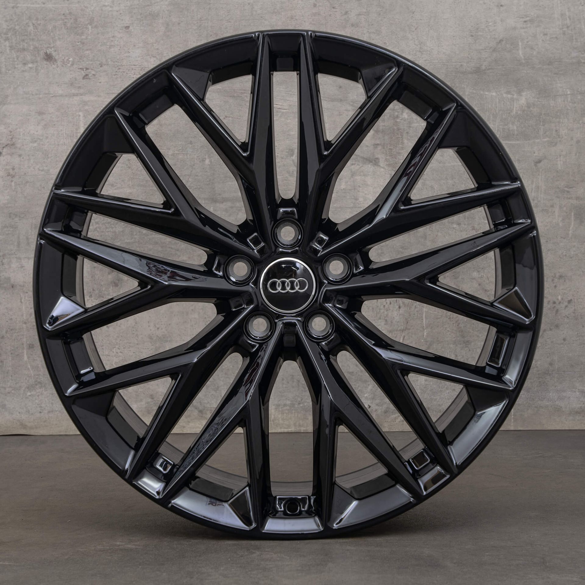 Original Audi Q4 e tron Felgen 20 Zoll 89D601025C 89D601025D Alufelgen schwarz