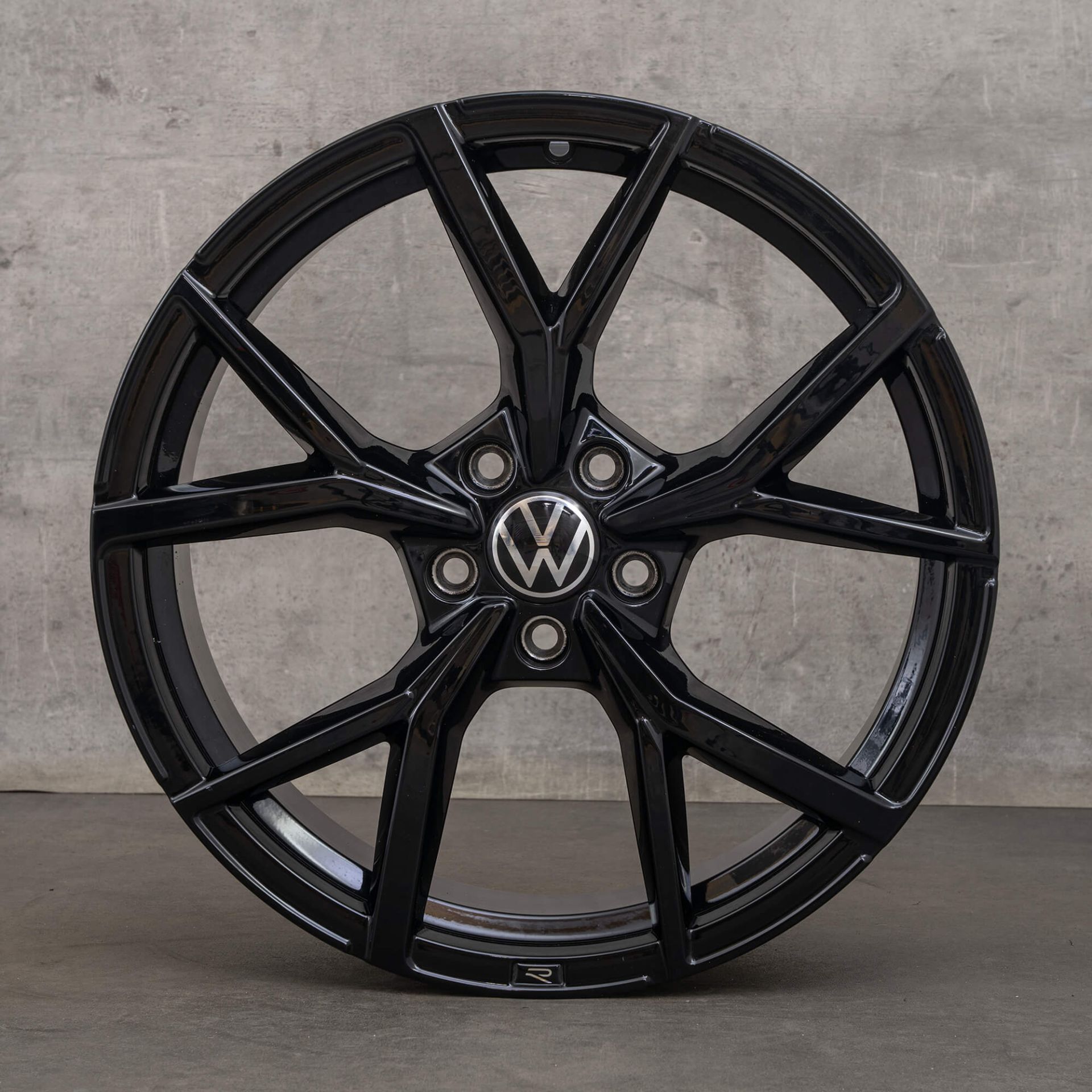VW Golf 8 R GTI GTD 19 inch Estoril rims 5H0601025S